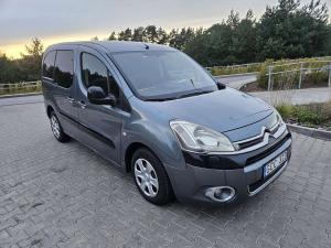 Zils Citroen Berlingo 2012 Viļņa, ar dzinēja tilpumu 1.56 L un nobraukumu 320 tūkst. km par 2090 €, foto 4 vietnē AUTOMOTO.COM.LV