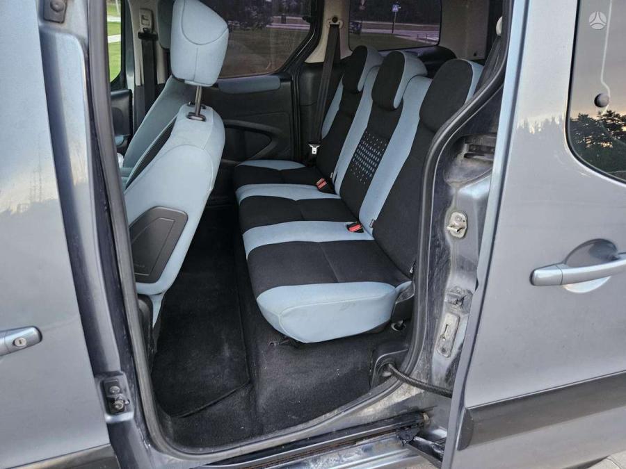 Zils Citroen Berlingo 2012 Viļņa, ar dzinēja tilpumu 1.56 L un nobraukumu 320 tūkst. km par 2090 €, foto 13 vietnē AUTOMOTO.COM.LV