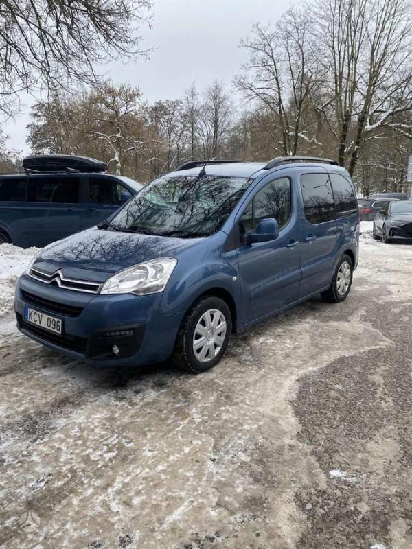 Zils Citroen Berlingo 2017 Viļņa, ar dzinēja tilpumu 1.56 L un nobraukumu 198 tūkst. km par 5800 €, foto 1 vietnē AUTOMOTO.COM.LV