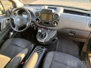 Blue Citroen Berlingo 2017 in Riga, with an engine capacity of 1.20 L and mileage of 212 thousand km for 4499 €, photo 5 on AUTOMOTO.COM.LV