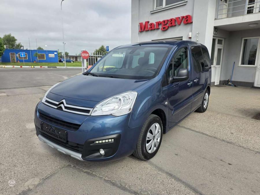 Zils Citroen Berlingo 2017 Marijampole, ar dzinēja tilpumu 1.56 L un nobraukumu 189 tūkst. km par 4990 €, foto 1 vietnē AUTOMOTO.COM.LV