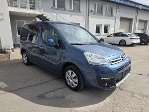 Zils Citroen Berlingo 2017 Marijampole, ar dzinēja tilpumu 1.56 L un nobraukumu 189 tūkst. km par 4990 €, foto 3 vietnē AUTOMOTO.COM.LV