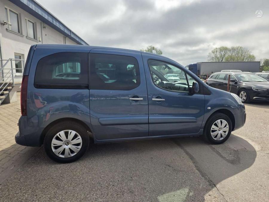 Zils Citroen Berlingo 2017 Marijampole, ar dzinēja tilpumu 1.56 L un nobraukumu 189 tūkst. km par 4990 €, foto 6 vietnē AUTOMOTO.COM.LV