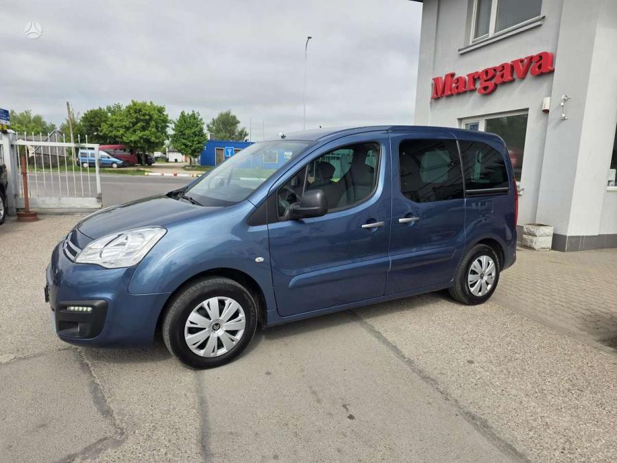 Zils Citroen Berlingo 2017 Marijampole, ar dzinēja tilpumu 1.56 L un nobraukumu 189 tūkst. km par 4990 €, foto 11 vietnē AUTOMOTO.COM.LV