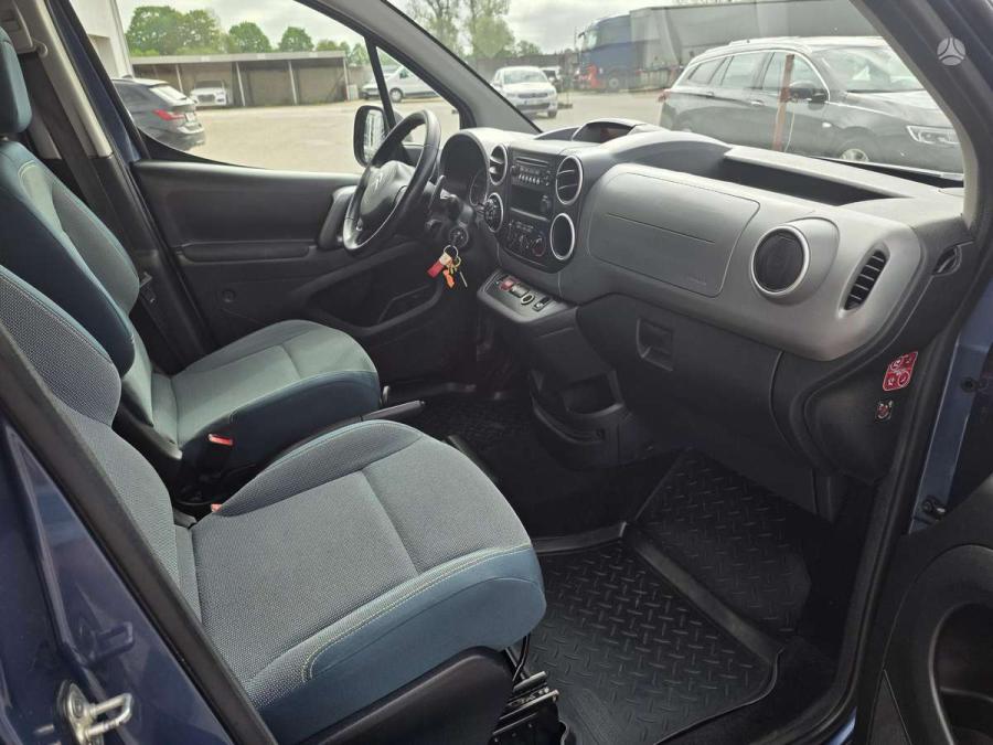Zils Citroen Berlingo 2017 Marijampole, ar dzinēja tilpumu 1.56 L un nobraukumu 189 tūkst. km par 4990 €, foto 19 vietnē AUTOMOTO.COM.LV
