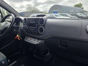 Zils Citroen Berlingo 2017 Marijampole, ar dzinēja tilpumu 1.56 L un nobraukumu 189 tūkst. km par 4990 €, foto 20 vietnē AUTOMOTO.COM.LV