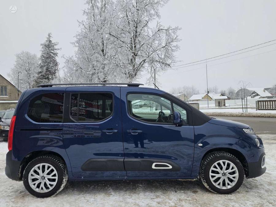 Blue Citroen Berlingo 2018 in Siauliai, with an engine capacity of 1.20 L and mileage of 200 thousand km for 8950 €, photo 9 on AUTOMOTO.COM.LV