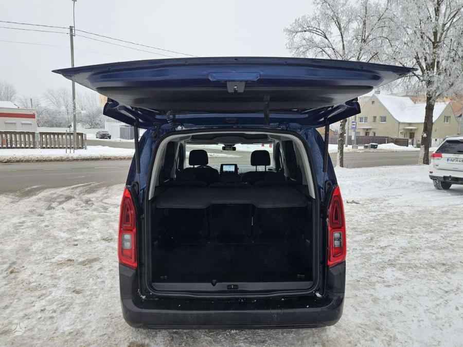 Blue Citroen Berlingo 2018 in Siauliai, with an engine capacity of 1.20 L and mileage of 200 thousand km for 8950 €, photo 11 on AUTOMOTO.COM.LV