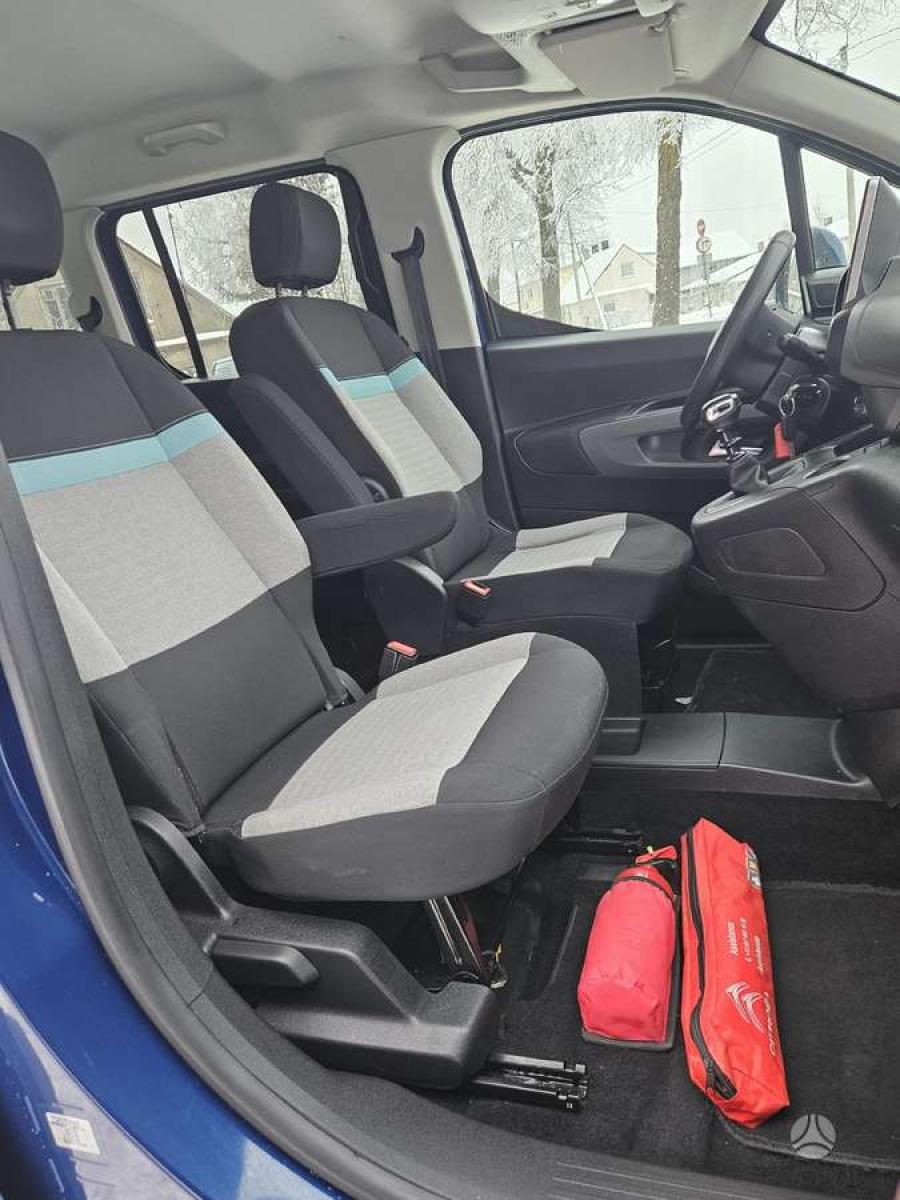 Blue Citroen Berlingo 2018 in Siauliai, with an engine capacity of 1.20 L and mileage of 200 thousand km for 8950 €, photo 13 on AUTOMOTO.COM.LV