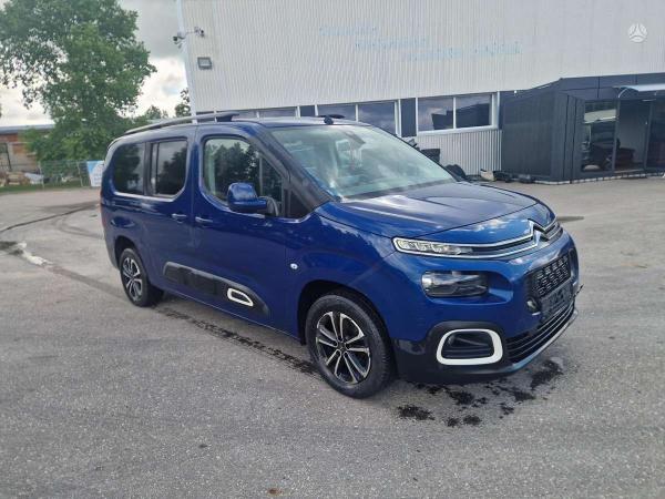 Синий Ситроен Берлинго 2019 в Укмерге, объемом двигателя 1.50 л и пробегом 220 тыс. км за 8950 €, фото 4 на AUTOMOTO.COM.LV