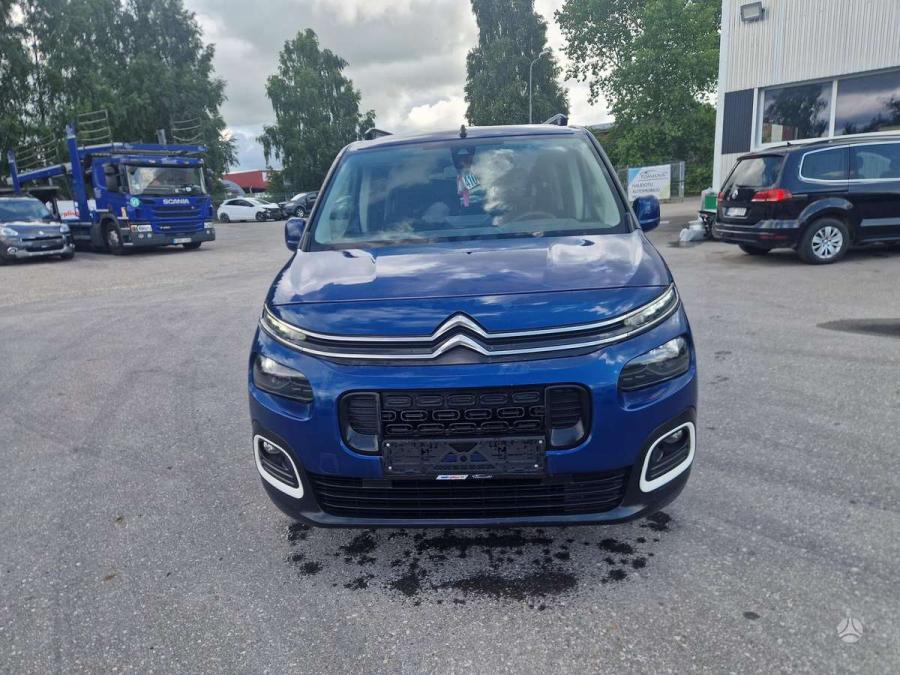 Синий Ситроен Берлинго 2019 в Укмерге, объемом двигателя 1.50 л и пробегом 220 тыс. км за 8950 €, фото 3 на AUTOMOTO.COM.LV