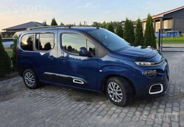 Blue Citroen Berlingo 2019 in Riga, with an engine capacity of 1.50 L and mileage of 133 thousand km for 11470 €, photo 1 on AUTOMOTO.COM.LV