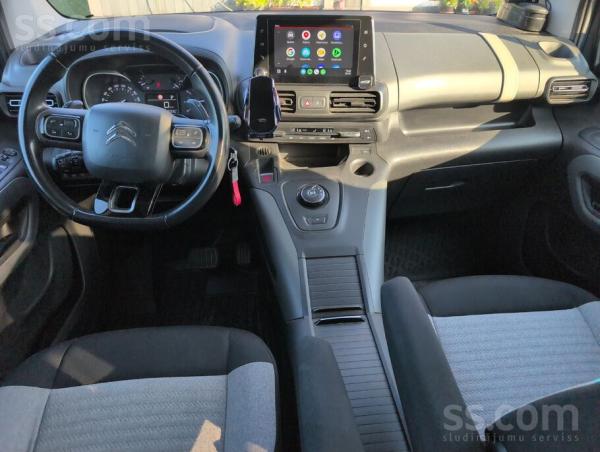 Blue Citroen Berlingo 2019 in Riga, with an engine capacity of 1.50 L and mileage of 133 thousand km for 11470 €, photo 6 on AUTOMOTO.COM.LV