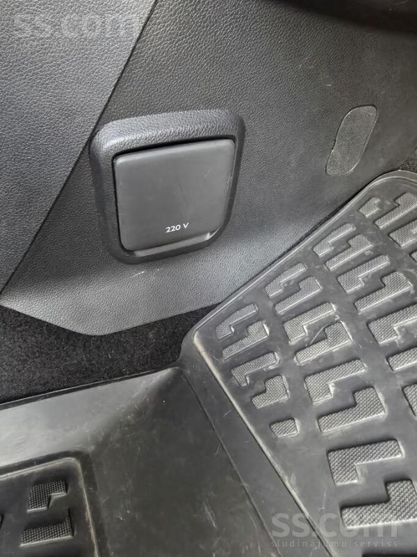 Blue Citroen Berlingo 2019 in Riga, with an engine capacity of 1.50 L and mileage of 133 thousand km for 11470 €, photo 9 on AUTOMOTO.COM.LV