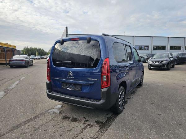 Citroen Berlingo 2019 in Ukmerge on AUTOMOTO.COM.LV Blue Citroen Berlingo 2019 in Ukmerge, with an engine capacity of 1.50 L and mileage of 220 thousand km for 8450 €, photo 8 on AUTOMOTO.COM.LV