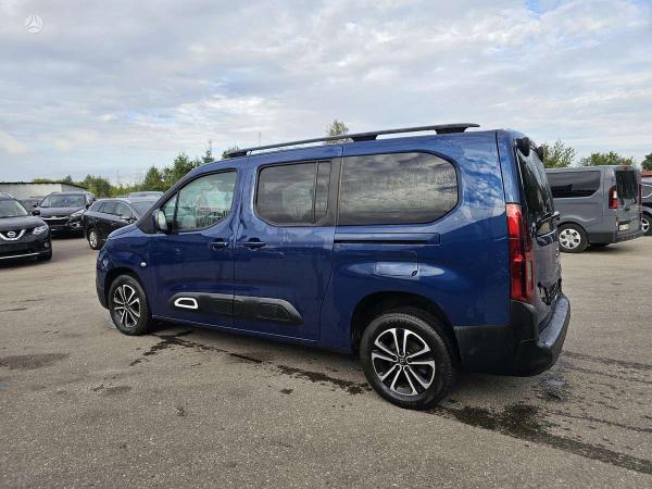 Citroen Berlingo 2019 in Ukmerge on AUTOMOTO.COM.LV Blue Citroen Berlingo 2019 in Ukmerge, with an engine capacity of 1.50 L and mileage of 220 thousand km for 8450 €, photo 10 on AUTOMOTO.COM.LV