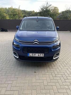 Blue Citroen Berlingo 2021 in Kaunas, with an engine capacity of 1.50 L and mileage of 109 thousand km for 15500 €, photo 2 on AUTOMOTO.COM.LV