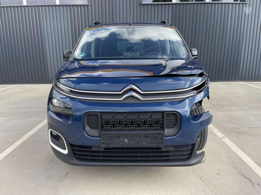 Zils Citroen Berlingo 2021 Klaipėda, ar dzinēja tilpumu 1.20 L un nobraukumu 47 tūkst. km par 9800 €, foto 7 vietnē AUTOMOTO.COM.LV