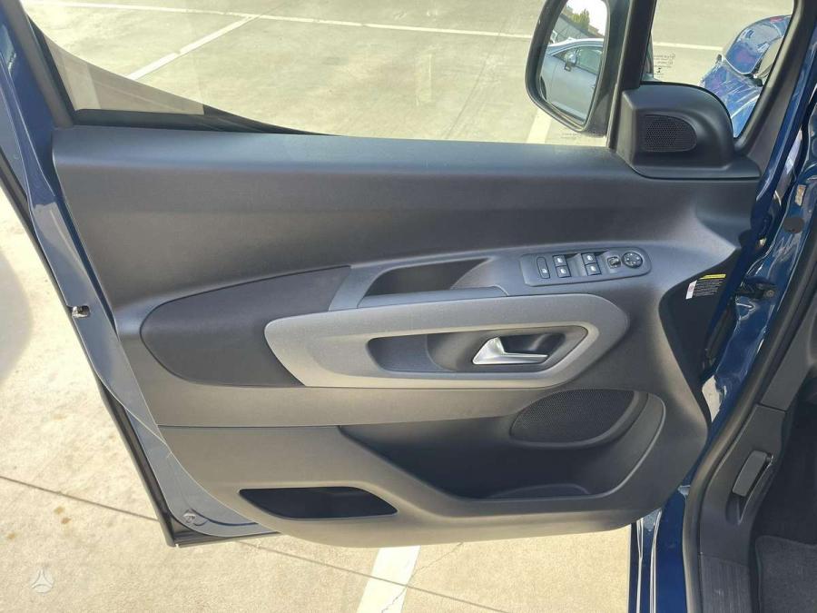 Zils Citroen Berlingo 2021 Klaipėda, ar dzinēja tilpumu 1.20 L un nobraukumu 47 tūkst. km par 9800 €, foto 13 vietnē AUTOMOTO.COM.LV