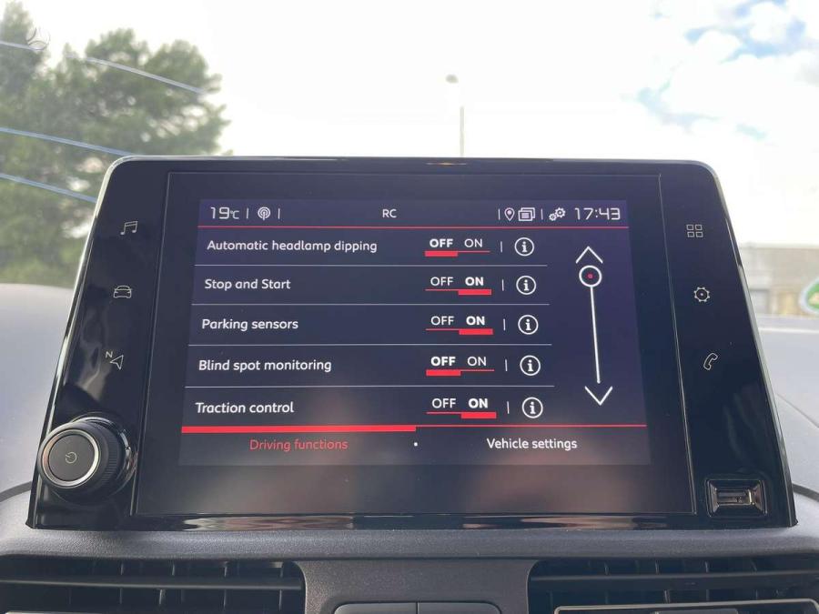 Zils Citroen Berlingo 2021 Klaipėda, ar dzinēja tilpumu 1.20 L un nobraukumu 47 tūkst. km par 9800 €, foto 25 vietnē AUTOMOTO.COM.LV