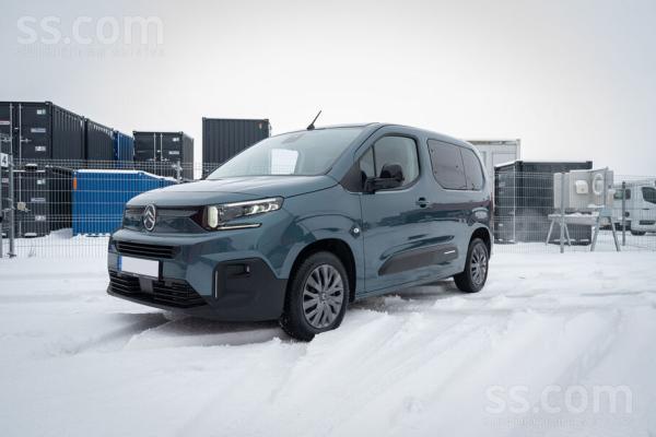 Blue Citroen Berlingo 2024 in Kaunas, with an engine capacity of 1.20 L and mileage of 31 thousand km for 21175 €, photo 2 on AUTOMOTO.COM.LV