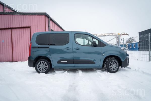 Blue Citroen Berlingo 2024 in Kaunas, with an engine capacity of 1.20 L and mileage of 31 thousand km for 21175 €, photo 10 on AUTOMOTO.COM.LV