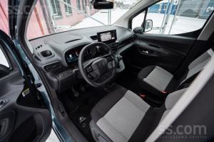 Zils Citroen Berlingo 2024 Kauņa, ar dzinēja tilpumu 1.20 L un nobraukumu 31 tūkst. km par 21175 €, foto 17 vietnē AUTOMOTO.COM.LV