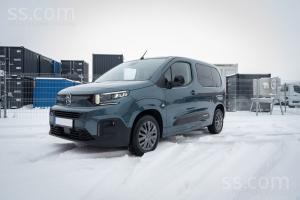 Синий Ситроен Берлинго 2024 в Каунас, объемом двигателя 1.20 л и пробегом 30 тыс. км за 18997 €, фото  на AUTOMOTO.COM.LV