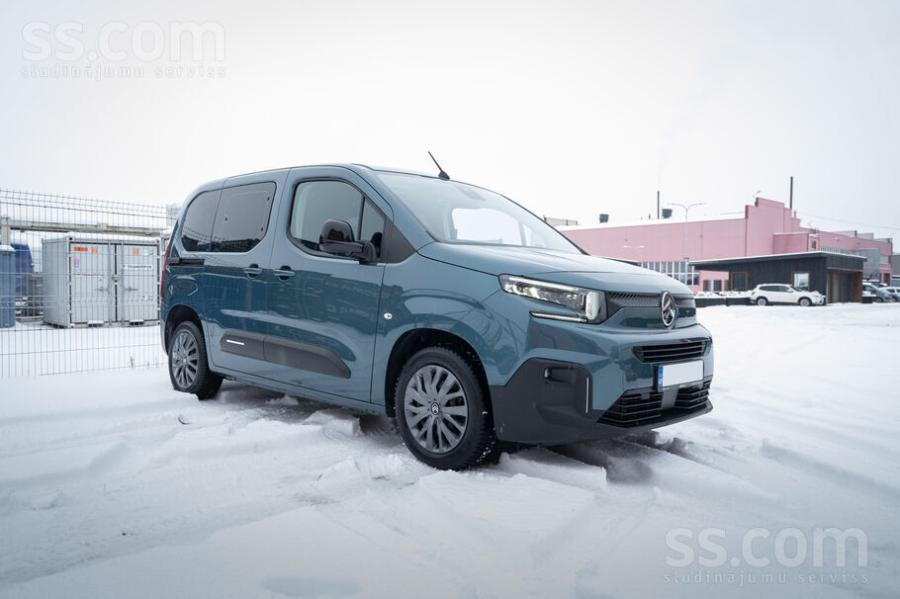 Zils Citroen Berlingo 2024 Kauņa, ar dzinēja tilpumu 1.20 L un nobraukumu 30 tūkst. km par 18997 €, foto 7 vietnē AUTOMOTO.COM.LV