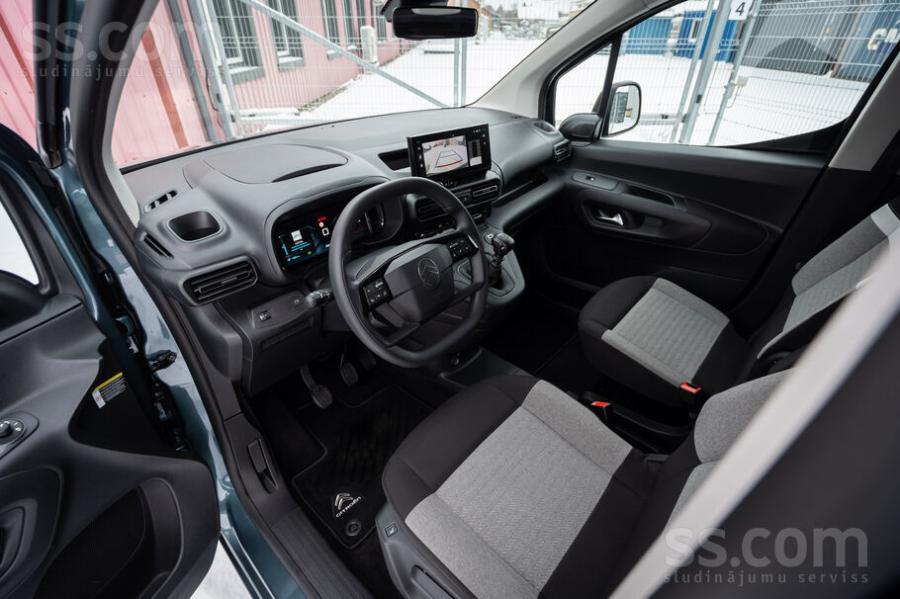 Zils Citroen Berlingo 2024 Kauņa, ar dzinēja tilpumu 1.20 L un nobraukumu 30 tūkst. km par 18997 €, foto 11 vietnē AUTOMOTO.COM.LV