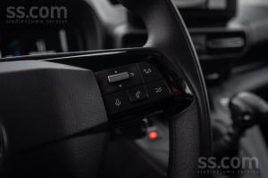 Zils Citroen Berlingo 2024 Kauņa, ar dzinēja tilpumu 1.20 L un nobraukumu 30 tūkst. km par 18997 €, foto 17 vietnē AUTOMOTO.COM.LV