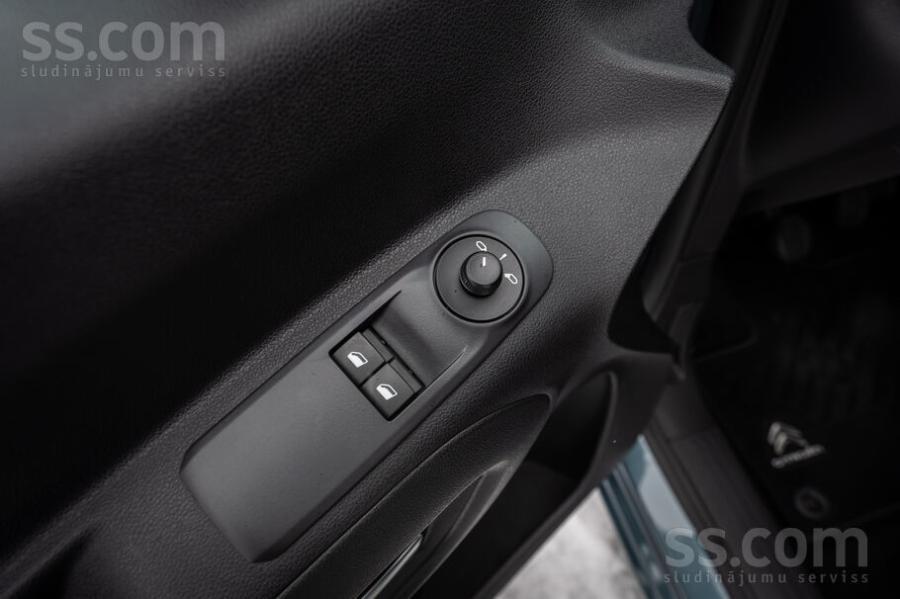 Zils Citroen Berlingo 2024 Kauņa, ar dzinēja tilpumu 1.20 L un nobraukumu 30 tūkst. km par 18997 €, foto 18 vietnē AUTOMOTO.COM.LV