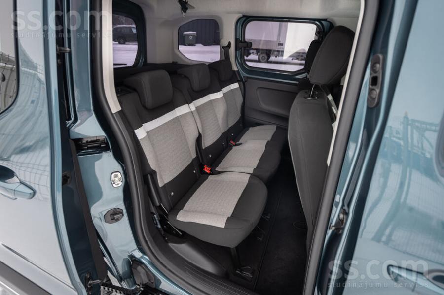 Zils Citroen Berlingo 2024 Kauņa, ar dzinēja tilpumu 1.20 L un nobraukumu 30 tūkst. km par 18997 €, foto 21 vietnē AUTOMOTO.COM.LV
