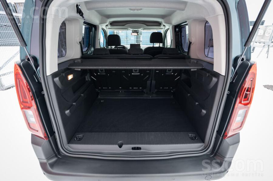 Zils Citroen Berlingo 2024 Kauņa, ar dzinēja tilpumu 1.20 L un nobraukumu 30 tūkst. km par 18997 €, foto 22 vietnē AUTOMOTO.COM.LV