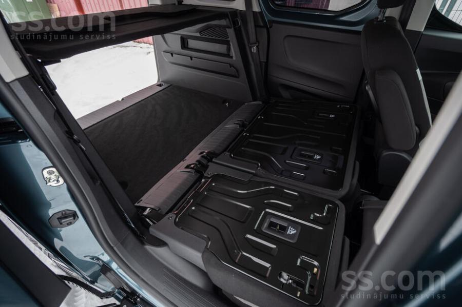 Zils Citroen Berlingo 2024 Kauņa, ar dzinēja tilpumu 1.20 L un nobraukumu 30 tūkst. km par 18997 €, foto 23 vietnē AUTOMOTO.COM.LV