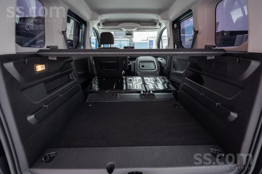 Zils Citroen Berlingo 2024 Kauņa, ar dzinēja tilpumu 1.20 L un nobraukumu 30 tūkst. km par 18997 €, foto 25 vietnē AUTOMOTO.COM.LV