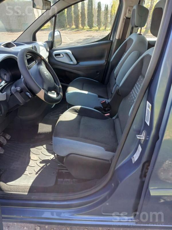 Zils Citroen Berlingo 2013 Ogre, ar dzinēja tilpumu 1.60 L un nobraukumu 0 tūkst. km par 3150 €, foto 7 vietnē AUTOMOTO.COM.LV