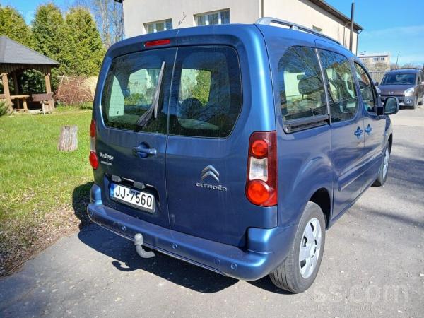 Zils Citroen Berlingo 2013 Ogre, ar dzinēja tilpumu 1.60 L un nobraukumu 0 tūkst. km par 3150 €, foto 3 vietnē AUTOMOTO.COM.LV