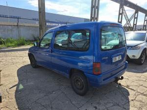 Zils Citroen Berlingo 1998 Tallina, ar dzinēja tilpumu 1.40 L un nobraukumu 296 tūkst. km par 499 €, foto 12 vietnē AUTOMOTO.COM.LV