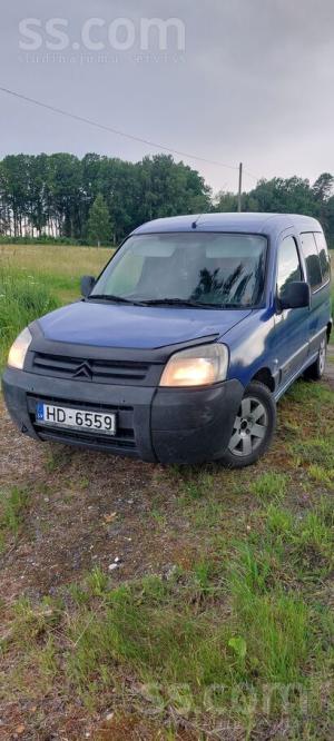 Zils Citroen Berlingo 2008 Aizkraukle, ar dzinēja tilpumu 1.60 L un nobraukumu 300 tūkst. km par 1678 €, foto 5 vietnē AUTOMOTO.COM.LV