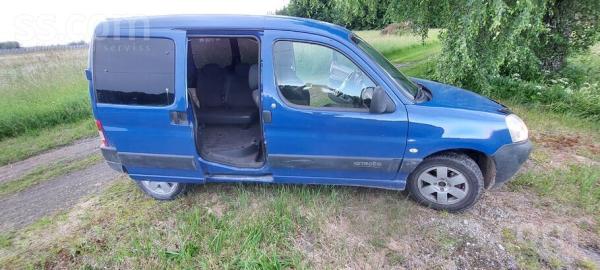 Blue Citroen Berlingo 2008 in Aizkraukle, with an engine capacity of 1.60 L and mileage of 300 thousand km for 1678 €, photo 7 on AUTOMOTO.COM.LV