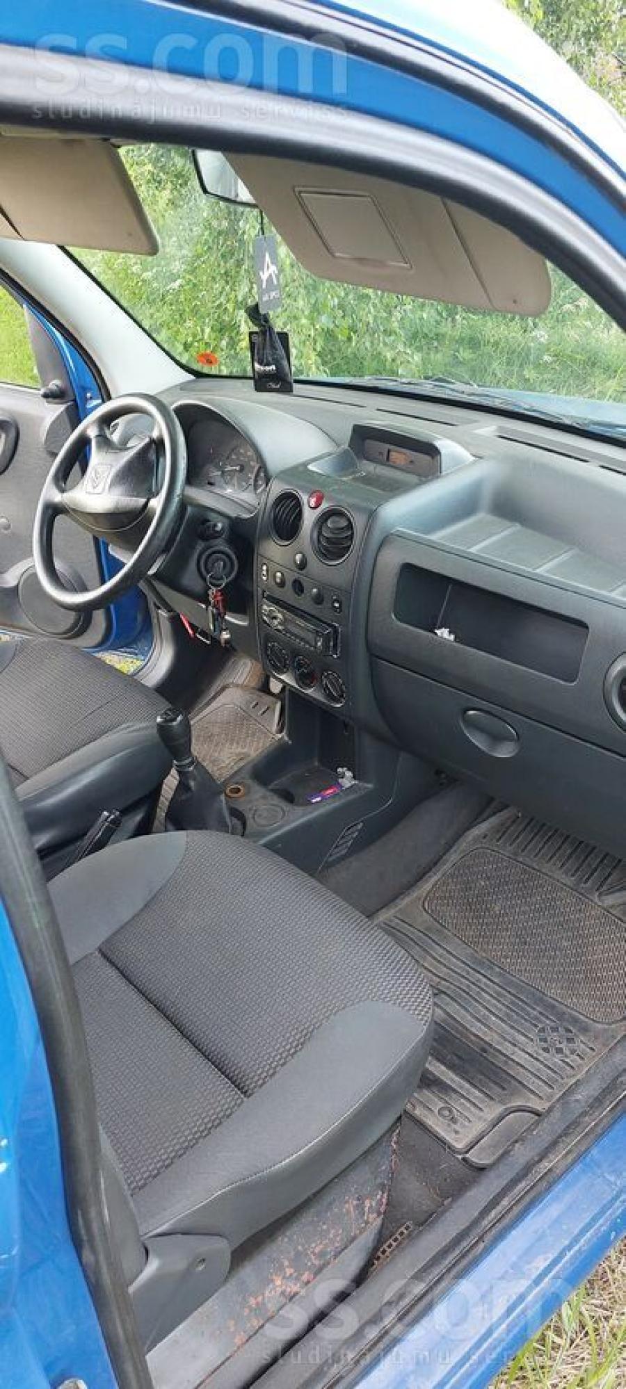 Zils Citroen Berlingo 2008 Aizkraukle, ar dzinēja tilpumu 1.60 L un nobraukumu 300 tūkst. km par 1678 €, foto 9 vietnē AUTOMOTO.COM.LV
