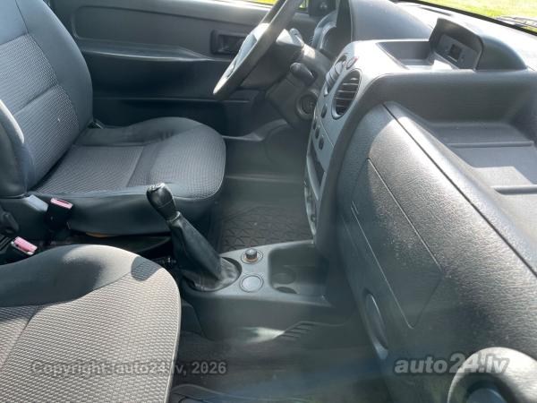 Blue Citroen Berlingo 2008 in Viljandi, with an engine capacity of 1.60 L and mileage of 233 thousand km for 1990 €, photo 4 on AUTOMOTO.COM.LV