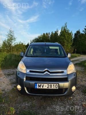 Zils Citroen Berlingo 2009 Rīga, ar dzinēja tilpumu 1.60 L un nobraukumu 350 tūkst. km par 2400 €, foto  vietnē AUTOMOTO.COM.LV