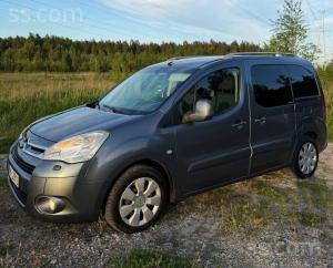 Zils Citroen Berlingo 2009 Rīga, ar dzinēja tilpumu 1.60 L un nobraukumu 350 tūkst. km par 2400 €, foto 3 vietnē AUTOMOTO.COM.LV