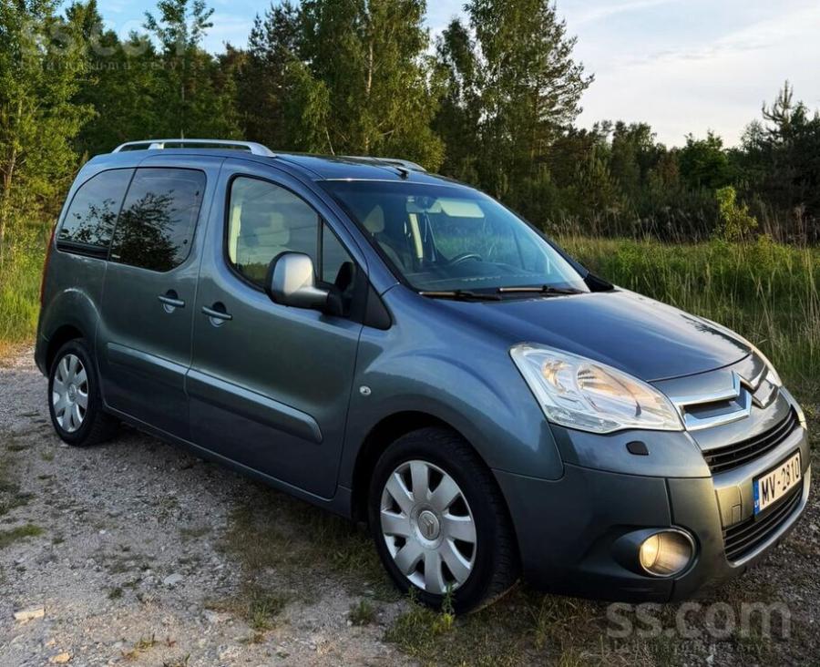 Zils Citroen Berlingo 2009 Rīga, ar dzinēja tilpumu 1.60 L un nobraukumu 350 tūkst. km par 2400 €, foto 4 vietnē AUTOMOTO.COM.LV