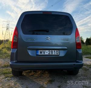 Zils Citroen Berlingo 2009 Rīga, ar dzinēja tilpumu 1.60 L un nobraukumu 350 tūkst. km par 2400 €, foto 5 vietnē AUTOMOTO.COM.LV