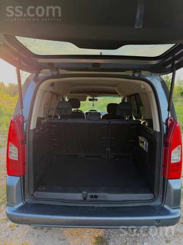Zils Citroen Berlingo 2009 Rīga, ar dzinēja tilpumu 1.60 L un nobraukumu 350 tūkst. km par 2400 €, foto 5 vietnē AUTOMOTO.COM.LV
