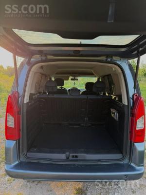 Zils Citroen Berlingo 2009 Rīga, ar dzinēja tilpumu 1.60 L un nobraukumu 350 tūkst. km par 2400 €, foto 6 vietnē AUTOMOTO.COM.LV