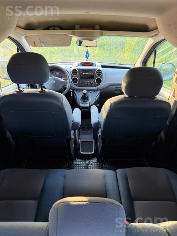 Zils Citroen Berlingo 2009 Rīga, ar dzinēja tilpumu 1.60 L un nobraukumu 350 tūkst. km par 2400 €, foto 6 vietnē AUTOMOTO.COM.LV